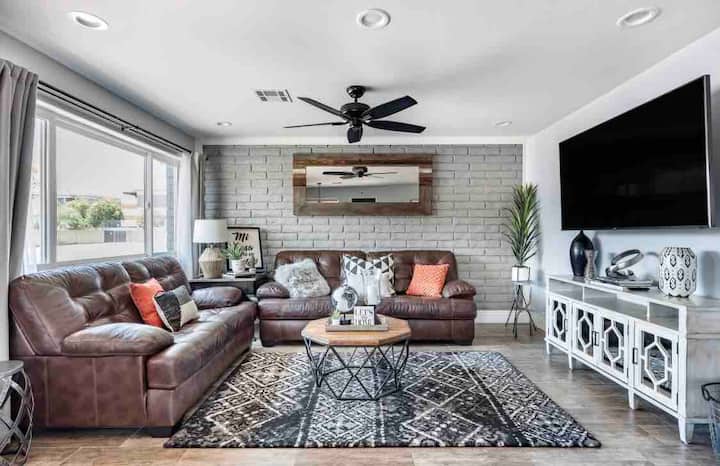 Comfy & Cozy Dt Phx Home W/jetted Spa Stay & Enjoy - Phoenix