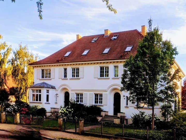 Gemütlich Und Stilvoll In Schöner Villa Wohnen - Schwerin