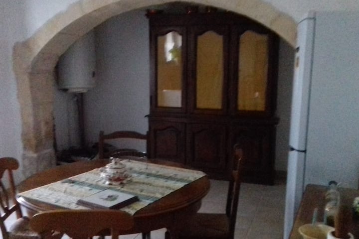 Maison De Ville De Charme Centre Village 110m² - Mouriès