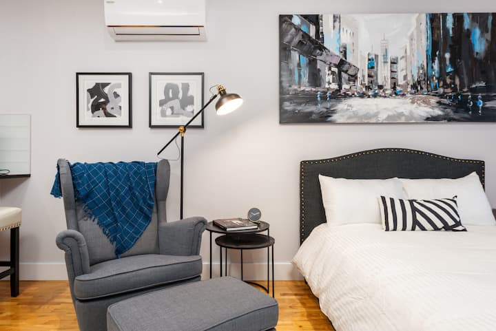 Stunning Flat In The Heart Of The Plateau - Montreal