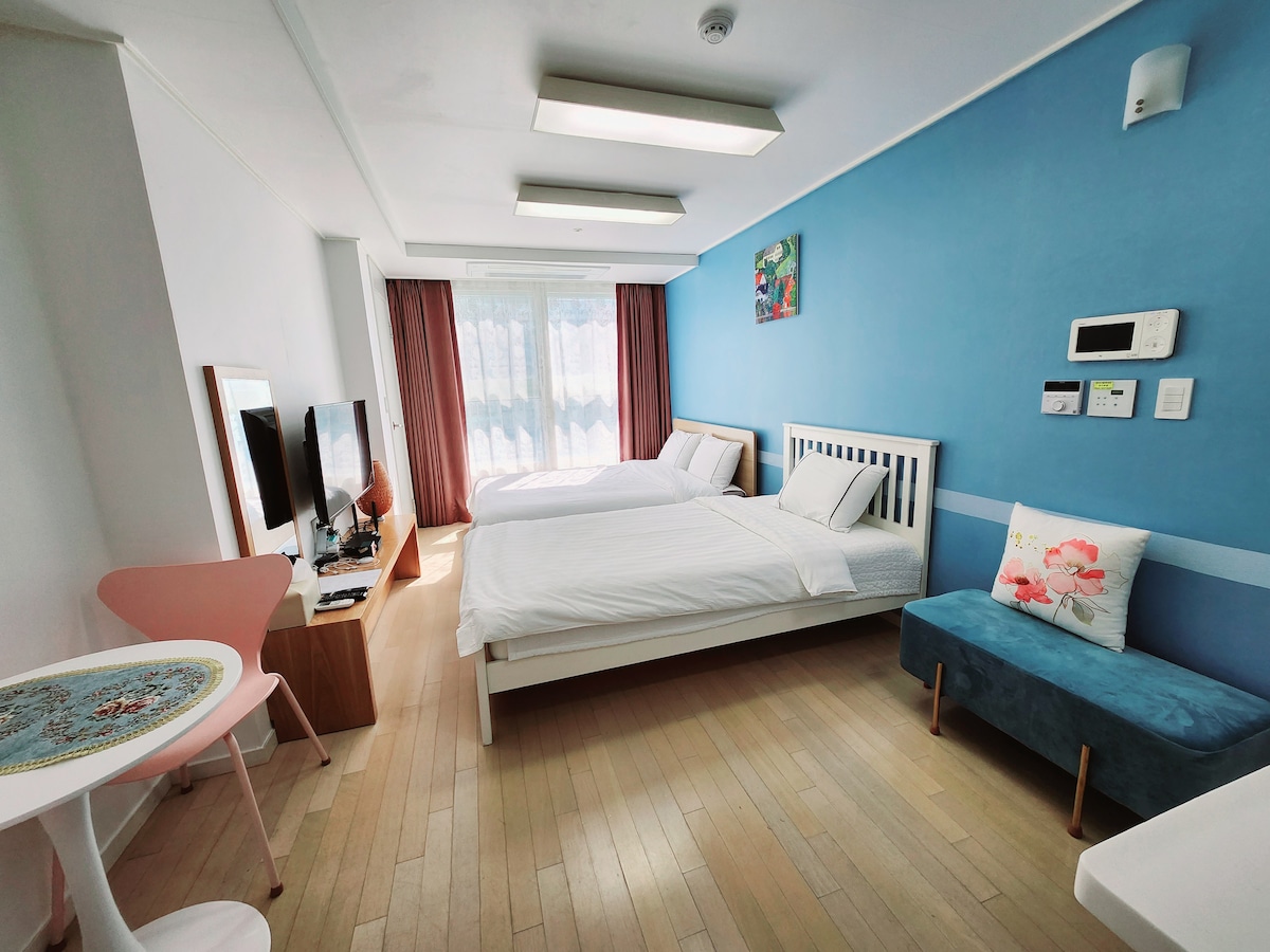 #74/1 minute to the sea/24 hour luggage storage/Netflix/couple/night ...