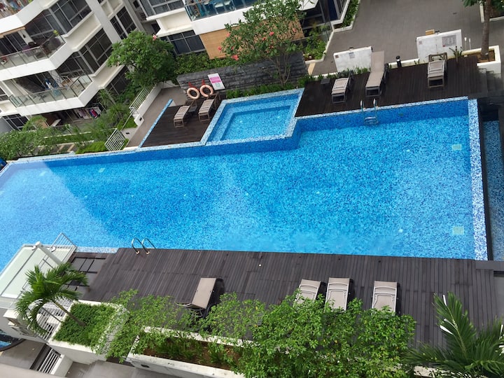 Entire Apt With Balcony & Pool - Singapore
