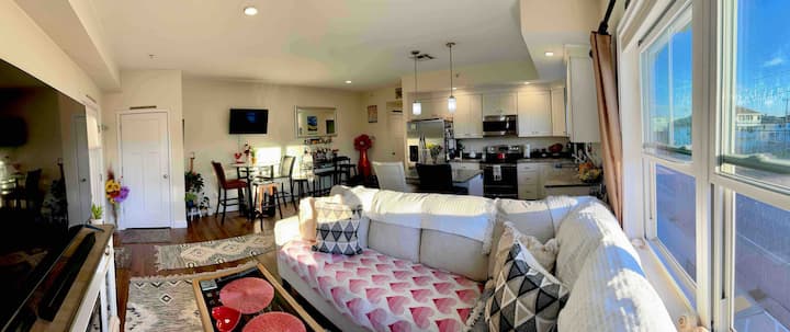 Luxury Condo… 2 Min. Walk- Beach- Courtyard- - Hampton Beach, NH