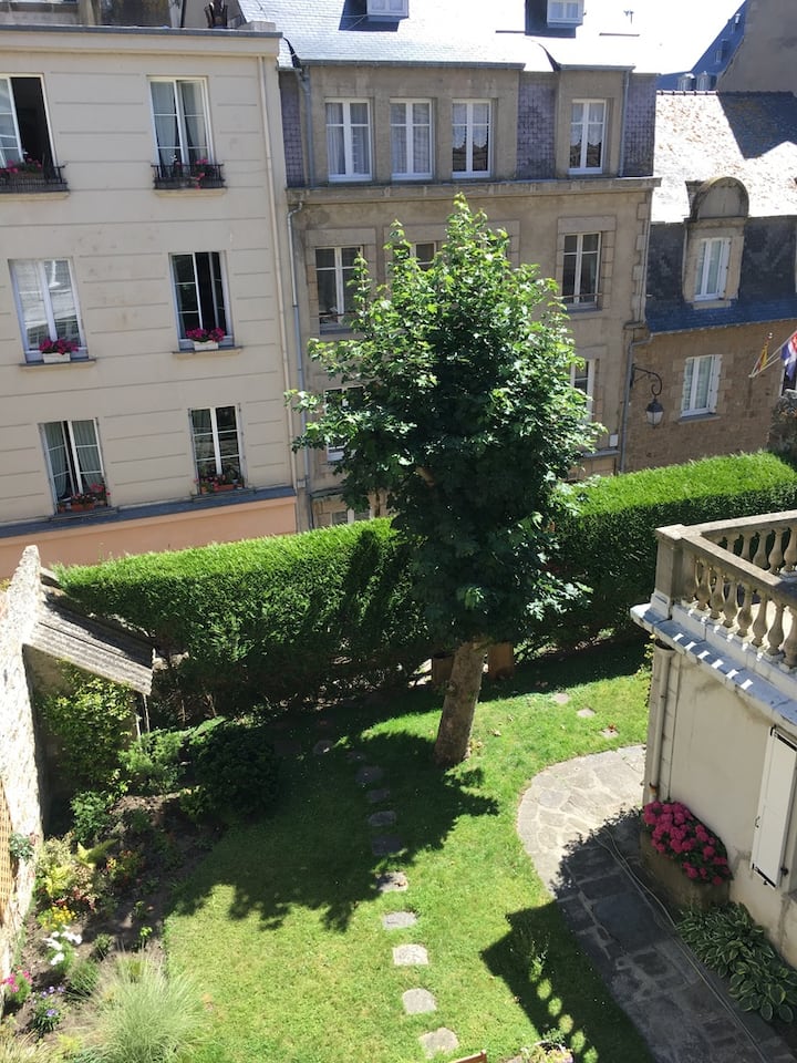 Appartement De Charme, Au Coeur De La Cité. - Dinard