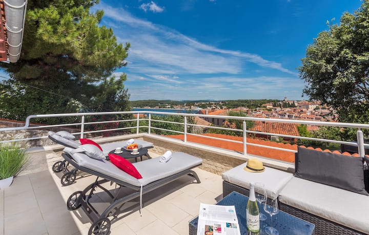 Deluxe Villa Royal With Sea View - Rovinj