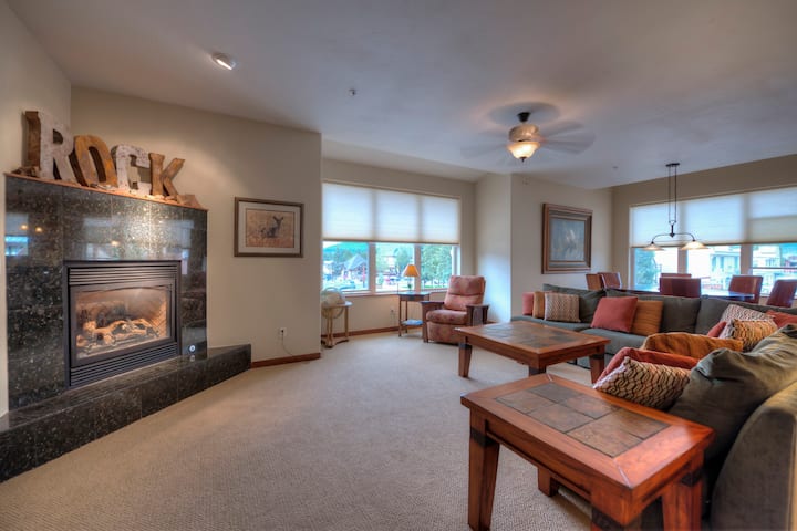 Spacious Condo One Block From Frisco Main Street! - Frisco, CO