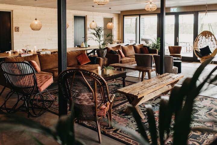Schaapshut - 30p. Ruim En Luxe 15 Sk Met Badkamers - Venlo