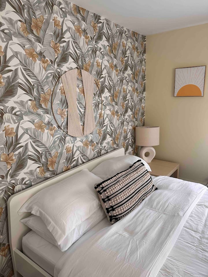 The Boho Bungalow- 2nd Fl Dog Friendly & Ac - Narragansett, RI
