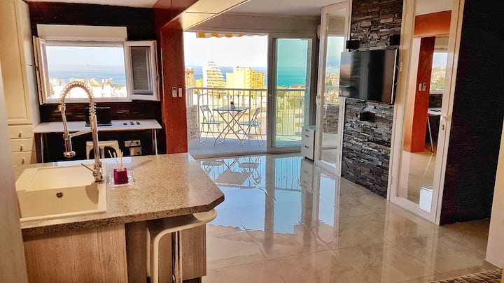 Apartamento De Lujo Con Amplia Vista Al Mar. - - Benalmádena