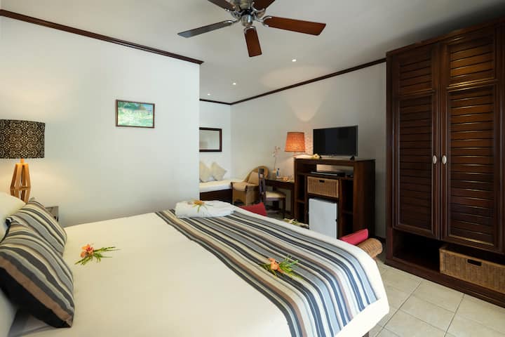 Auberge Chez Plume - Boutique Hotel ~ Twin Room - Seychelles