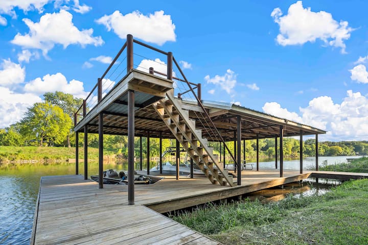 Brazos River Retreat With Dock - Waco, TX