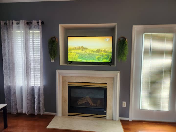 Entire Home With Fenced Yard, Wifi, & Private Park - Midland, NC