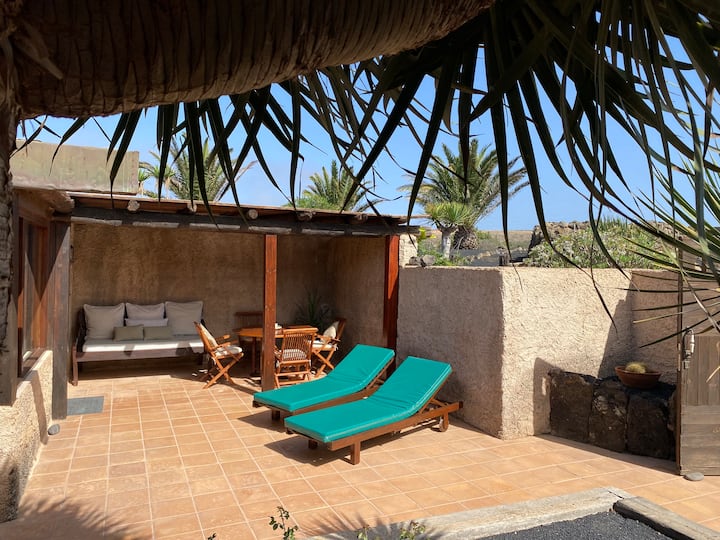 Stunning Bedroom Poolside Villa (Trasera - 180m²) - Lanzarote