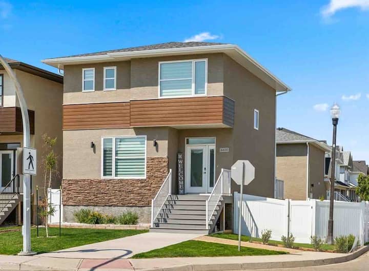 Entire House To Yourselves In Regina - No Sharing! - Regina