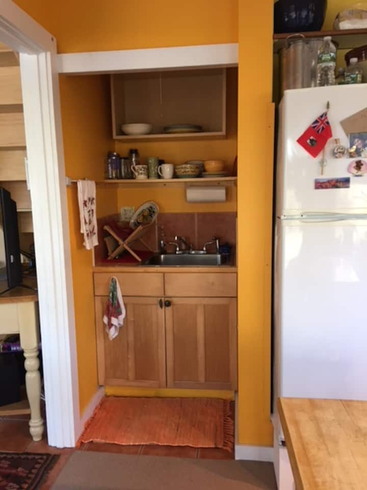 Cozy Cottage - Martha's Vineyard, MA