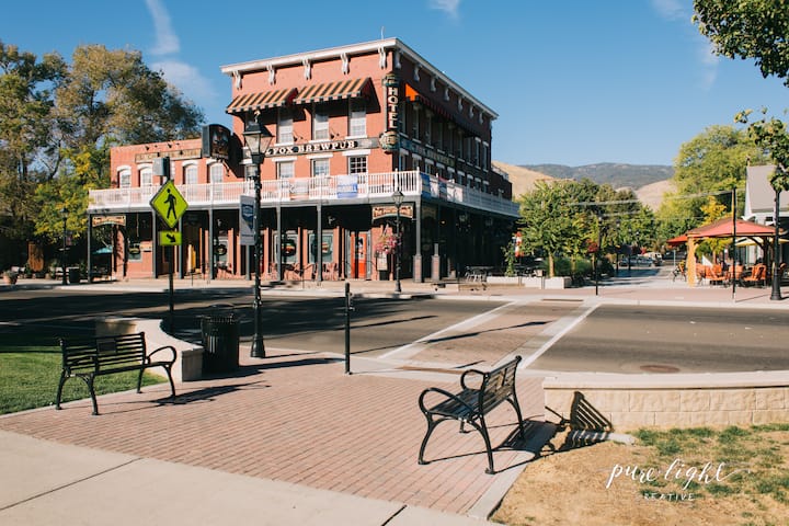 Historic St Charles Hotel, Room 205 - 1 Bd Apt - Carson City, NV