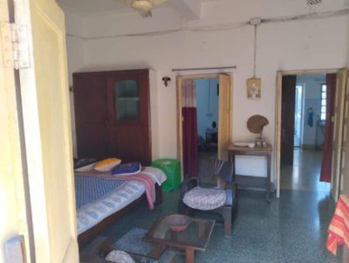 Rainbow@lg-2bhk Heritage Condo In Lake Gardens - Howrah