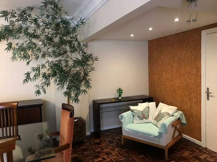 Apto Em B.c Esq. Av Central,1 Suíte+2/4 Com Split. - Balneário Camboriú
