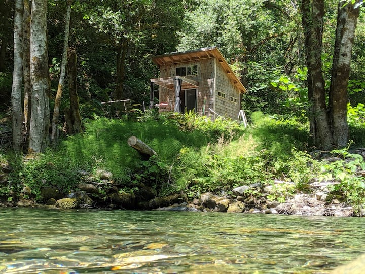 The Emerald Outpost - Off-grid Gateway To Srnf