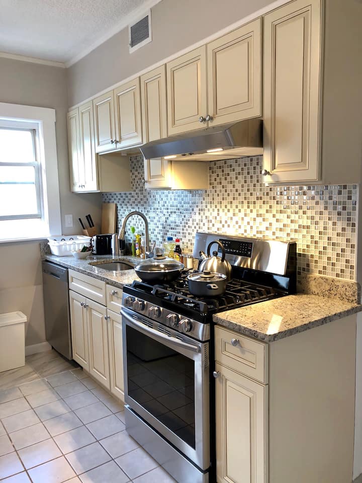 Renovated—beautiful—clean—2br—parking—washer|dryer - Arlington, MA