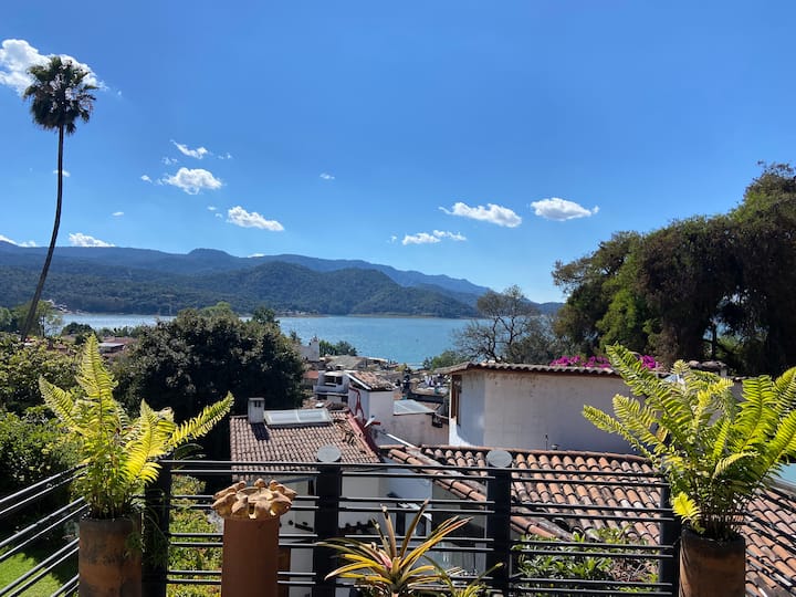 Casa En El Pueblo, Con La Mejor Vista Y Ubicación - Valle de Bravo