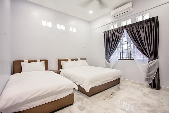 Semi-d Muar (75b) ♦ 6pax+ ♦ Family Suites - Muar