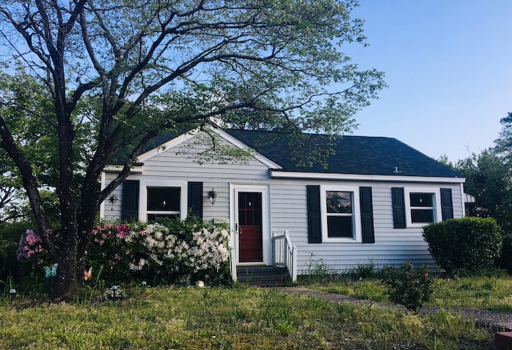 Greenfield Lake Getaway! Pet Friendly - Wilmington, NC