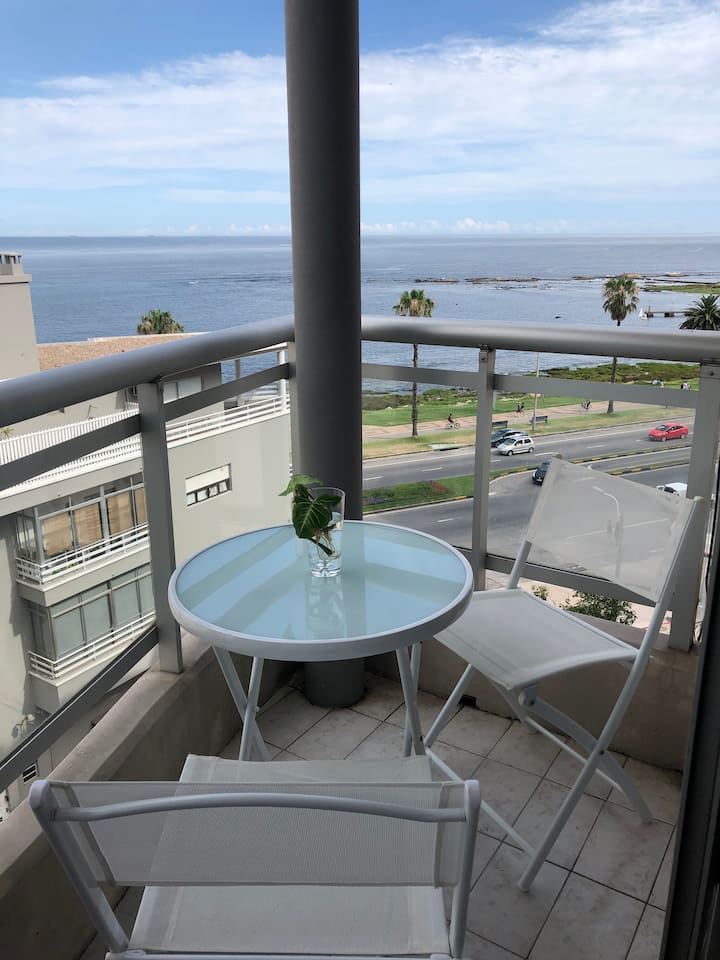 Beautiful Pta Carretas Apartment With Rambla Views - Montevideo