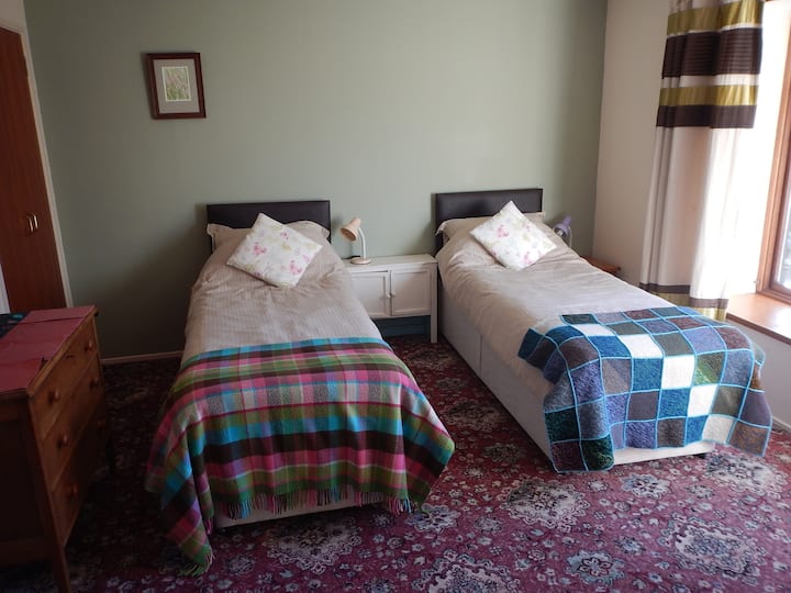 Quiet But Central Home. Breakfast Included. Room 1 - Kirkwall