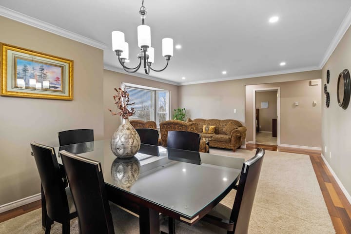 Cheerful 4 Bedroom House With Huge Patio - Langley