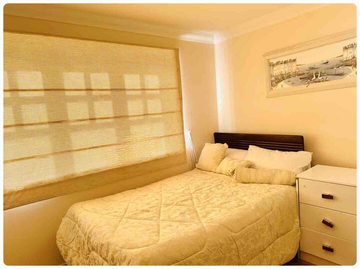 Room In Surrey - Woking