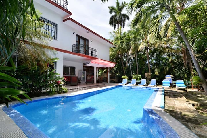 Leafy Oasis In Western Havana Pl66 - Cuba