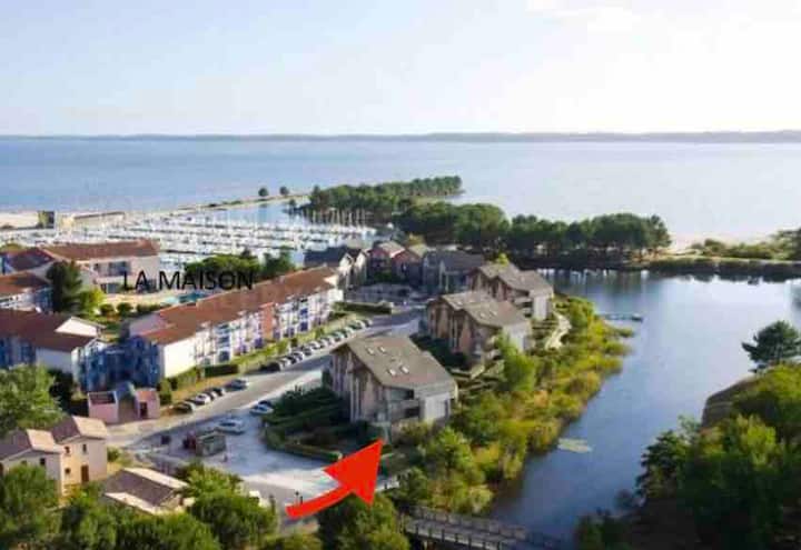 250 Waterfront Holiday Apartment With Garden - Hourtin
