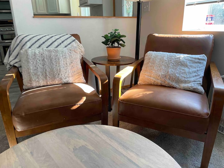 Spacious 2br Apt | Near Zoo, Green Lake & City - Seattle, WA
