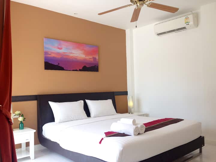 Lovely Rest @ Kata Beach-queen Room - Karon Beach