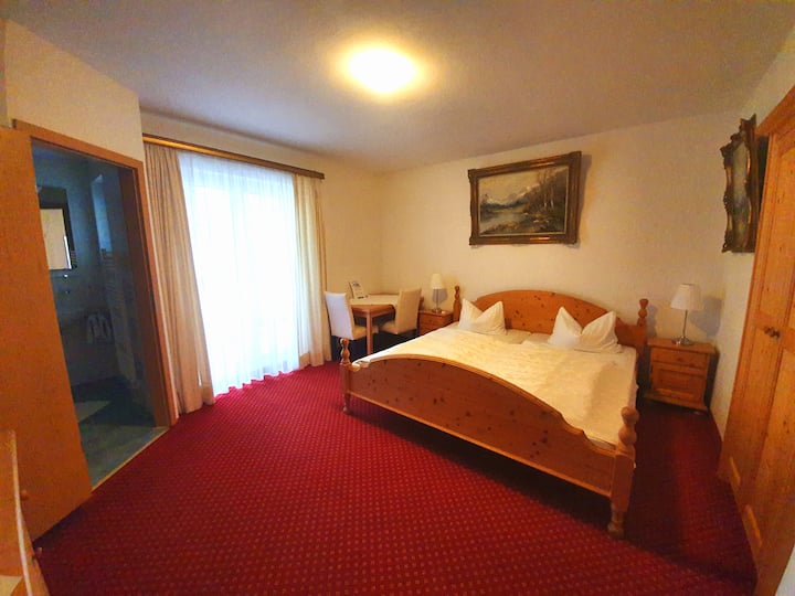 Zentral & Ruhig Gelegenes Bayrisches Gästehaus - Grainau