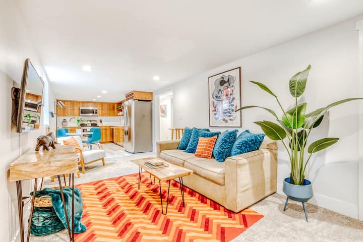Beautiful Apartment Near The Heart Of Sellwood - Portland, OR