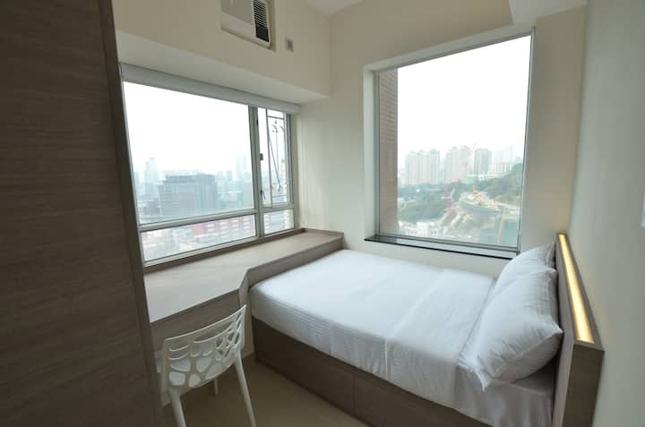 Hung Hom Deluxe Suite 3-bedroom - North Point