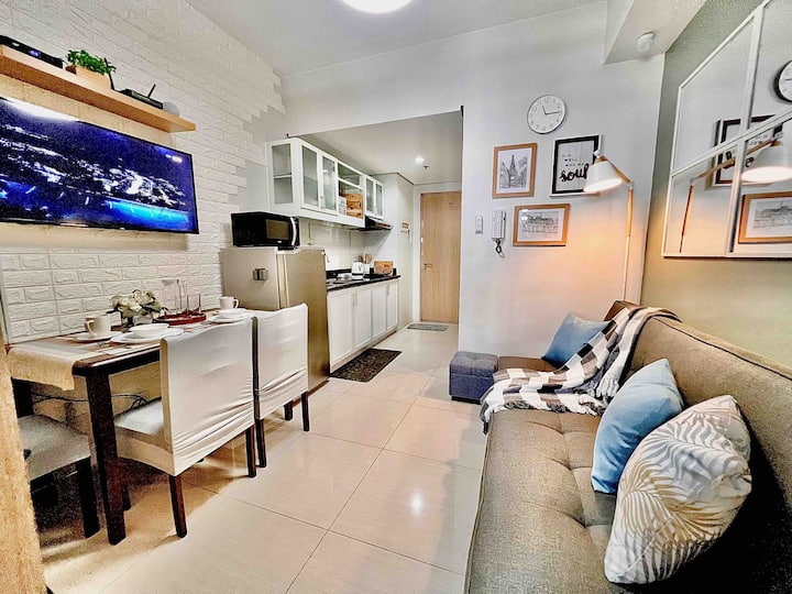 Cozy Scandi Condo At Tower 4 Grass Residences - Quezon City