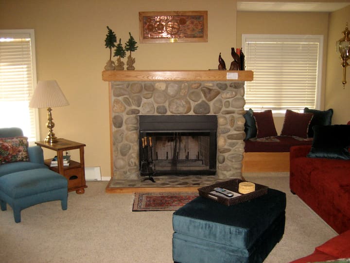 2 Bdrm/2 Bath Condo Close To Hyatt And The Lake! - Incline Village, NV