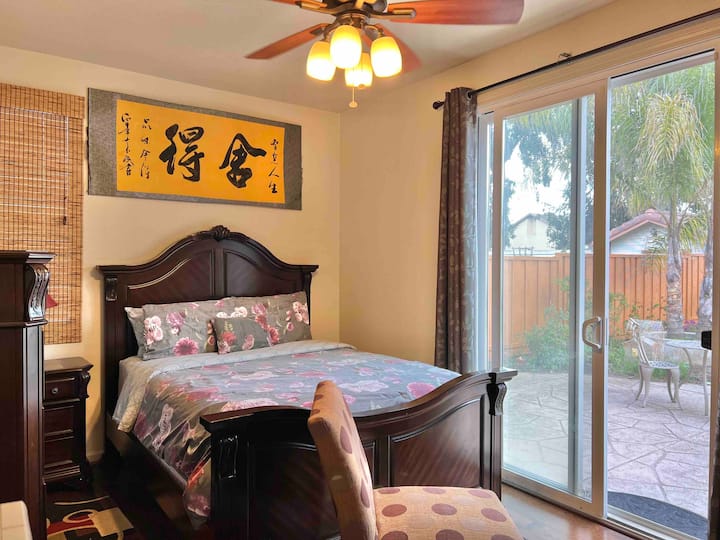 Private Love Suite In House W/ Its Own Entrance - Salinas, CA