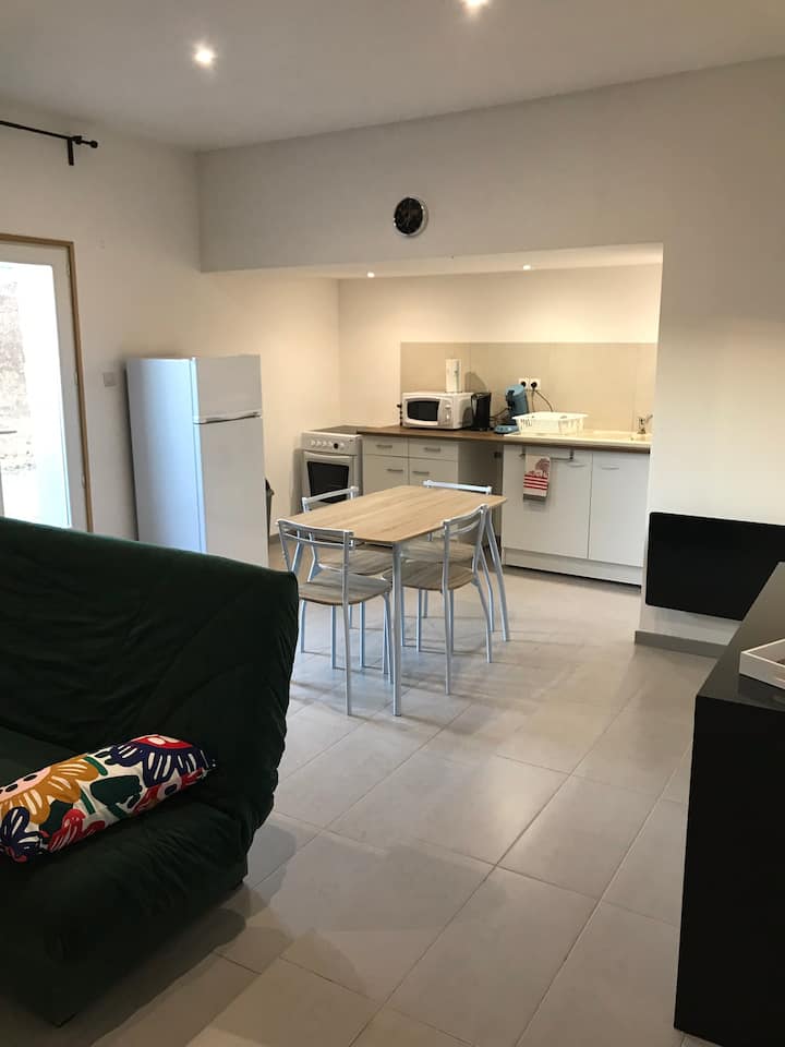 Gîte En Campagne De 41m2 Proche Tricastin "Nord" - Pierrelatte