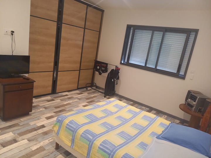 Chambre Dans Une Résidence Récente - Vannes