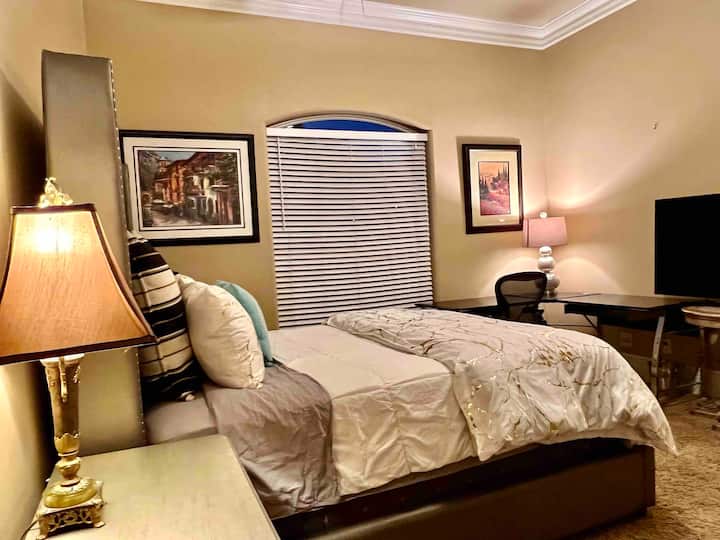 Beautiful Large Suite With Jetted Tub - Auburn, CA