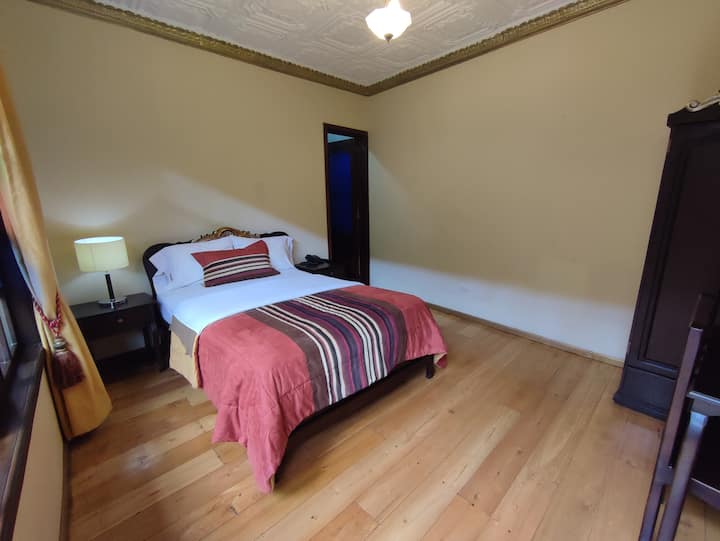 Habitacion En Hotel Vieja Mansion - 6 - Cuenca
