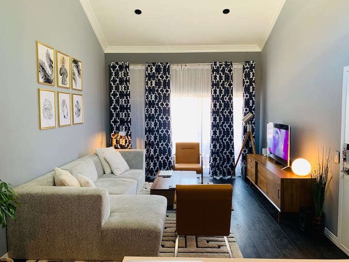 Modern Luxury Condo - Welcome! - Santa Clarita