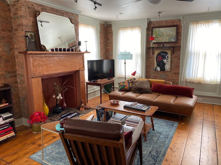 Vintage Village Charmer. Walkable To All! - Saugerties, NY
