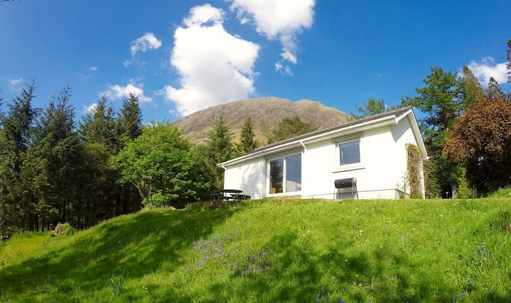 Inviting Riverside Cottage - Glencoe