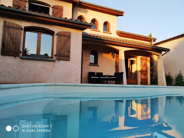 Maison Entière 8/10 Personnes - Piscine Privée - Clermont-Ferrand