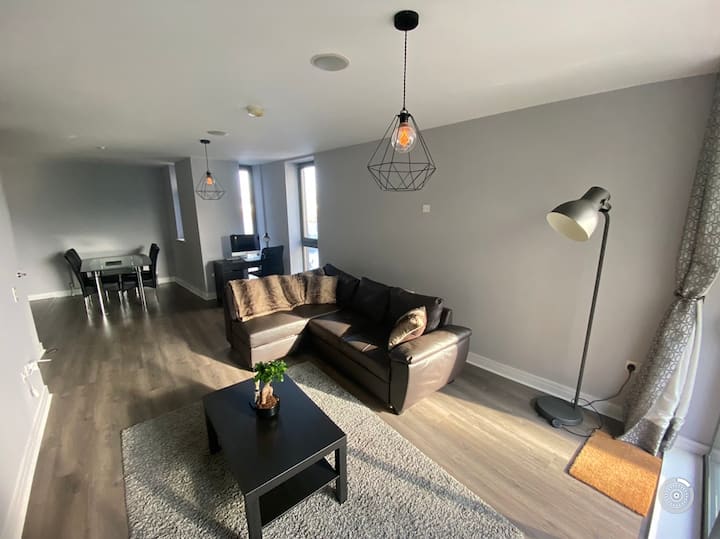 Luxury 2 Bed City Centre Apartment - Belfast
